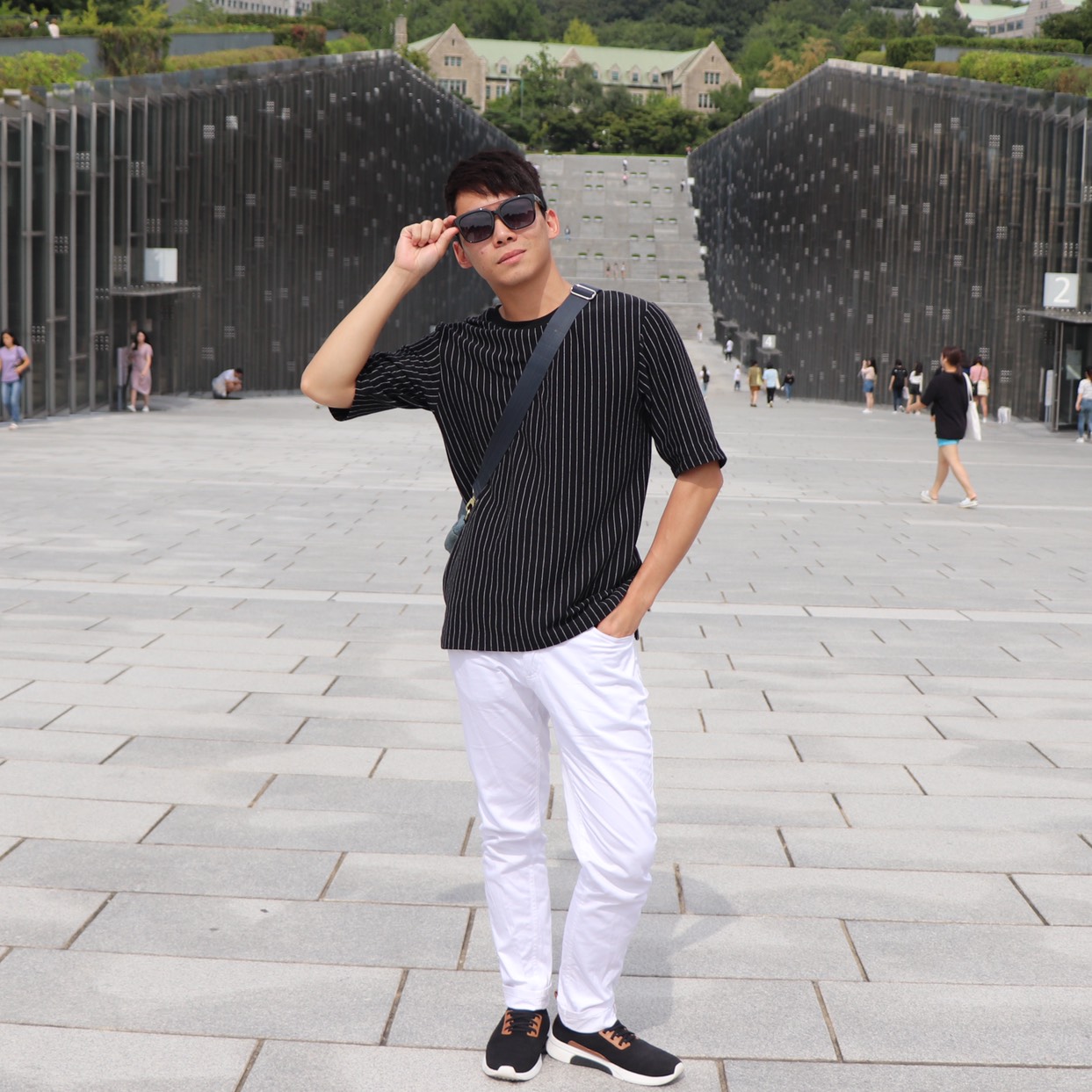 MAGIC HOUR - 免費電影首映及社群交友